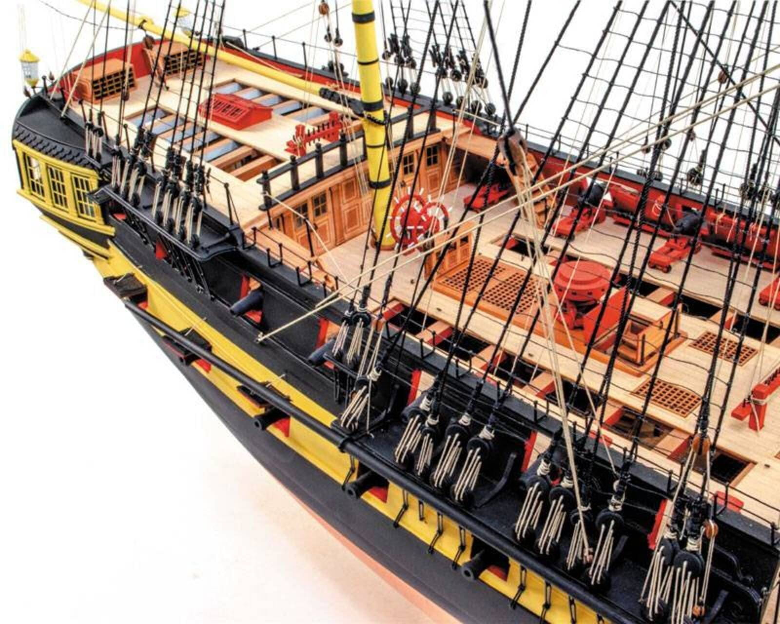 Vanguard HMS Indefatigable 1:64 Holzmodell Royal Navy 1794