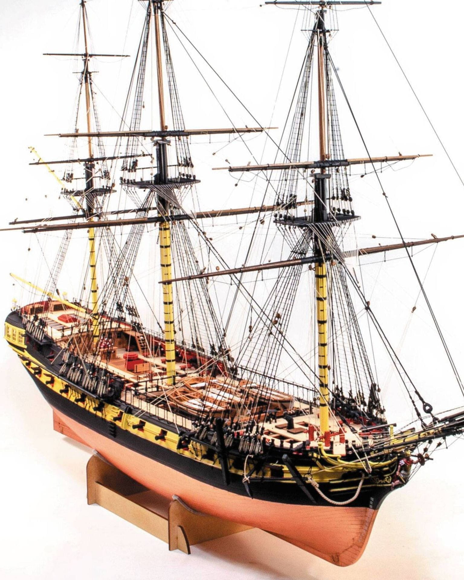 Vanguard HMS Indefatigable 1:64 Holzmodell Royal Navy 1794