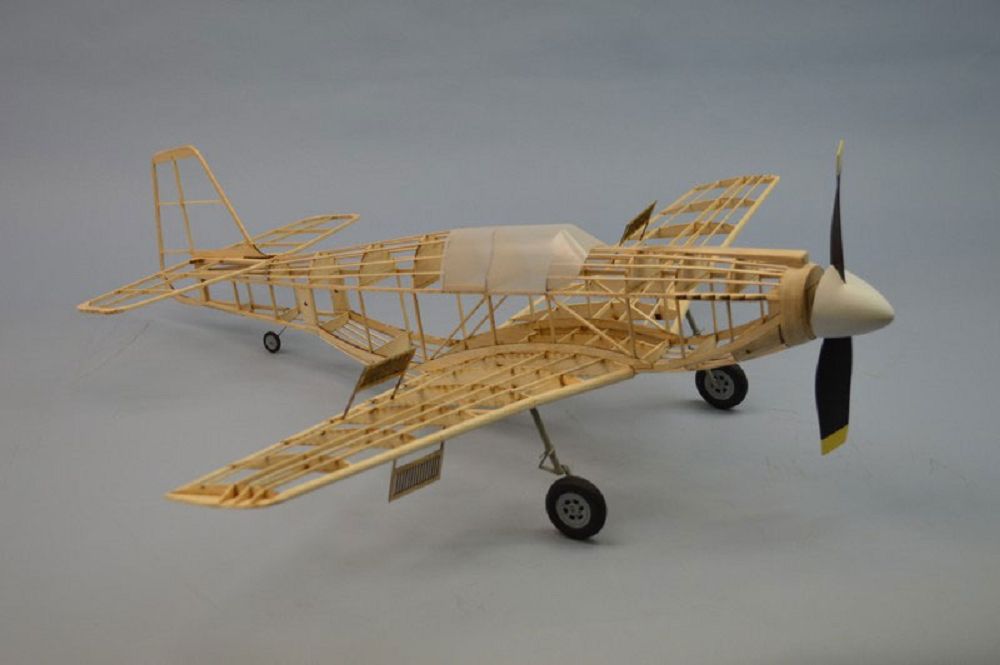 Dumas Aircraft A36A Apache Lasercut Balsabausatz